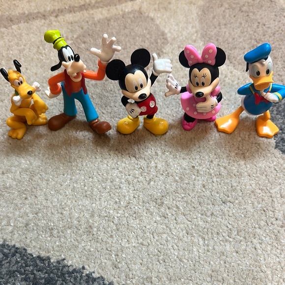 Disney | Toys | Disney Action Figures Yellow And Orange Playset | Poshmark